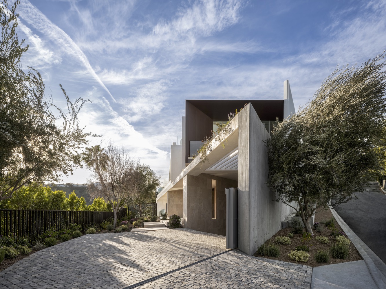floating geometry and panoramic elegance envelop los angeles's ...