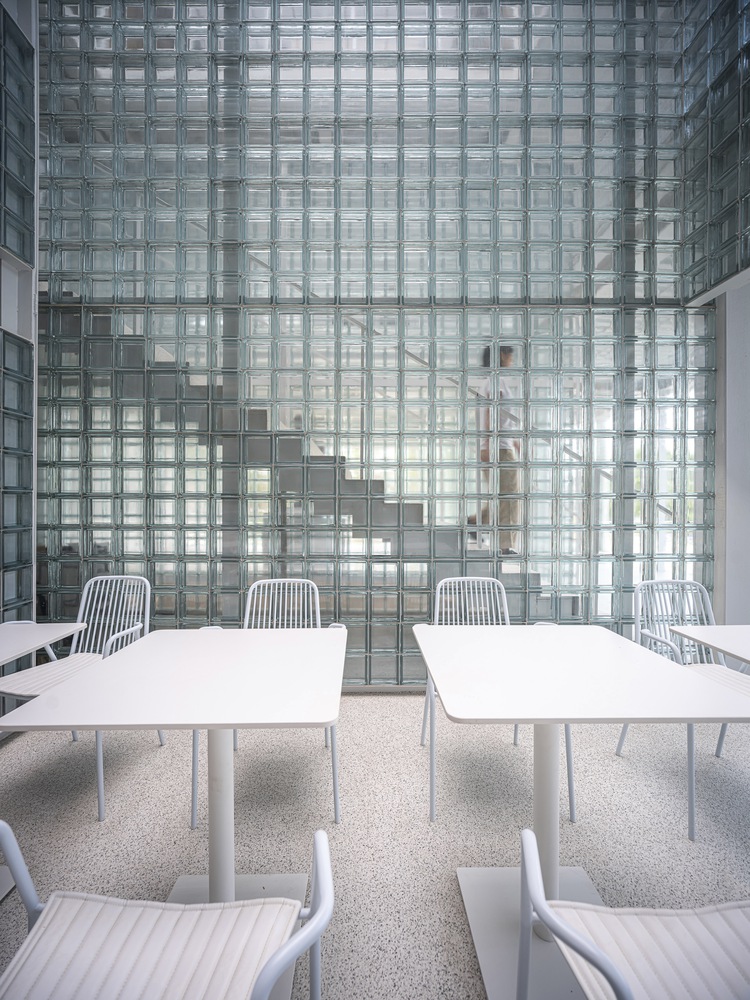 thailand's wheres house warehouse redefines transparency with glass ...