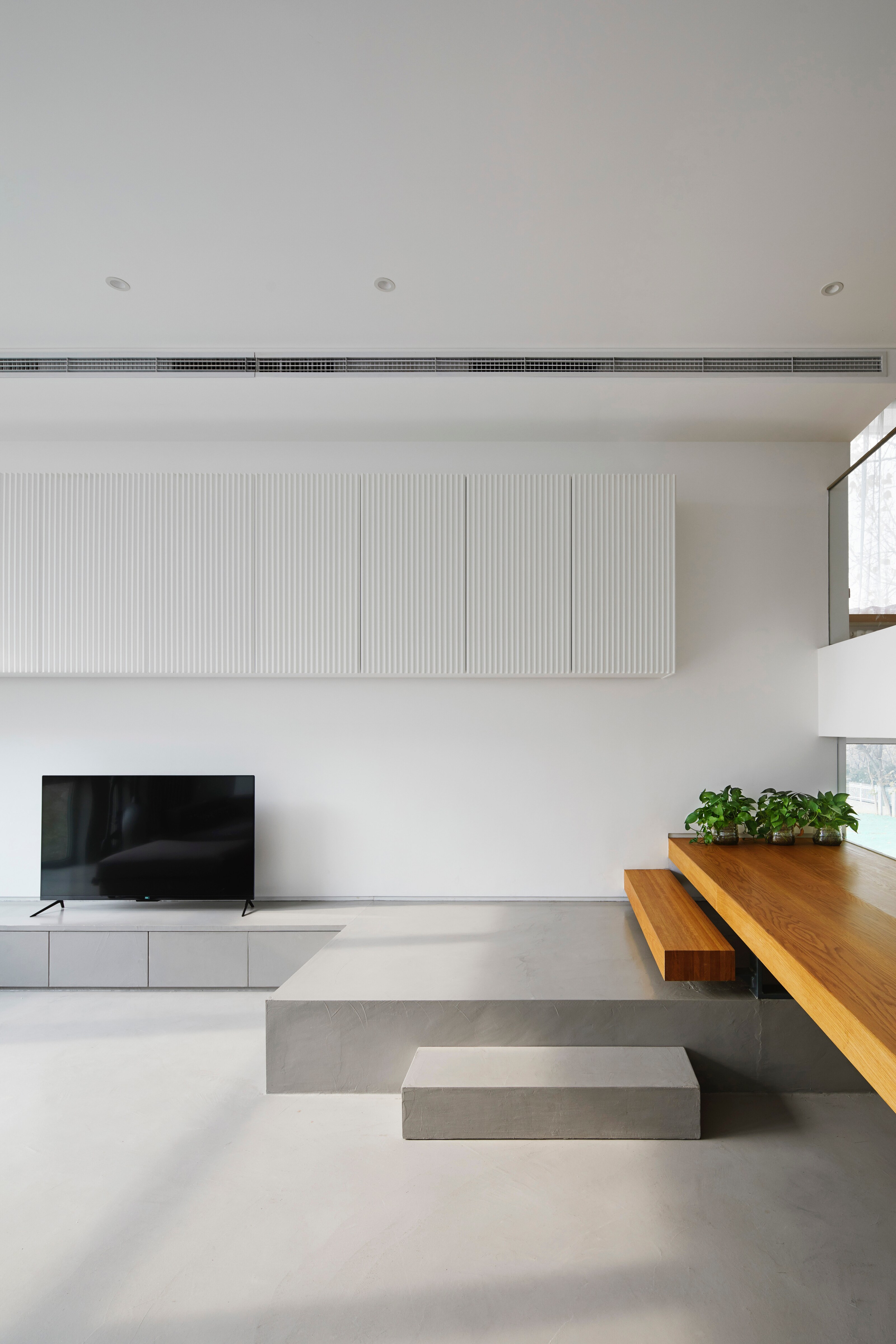 kiki archi infuses elegance and comfort into a multigenerational skip ...