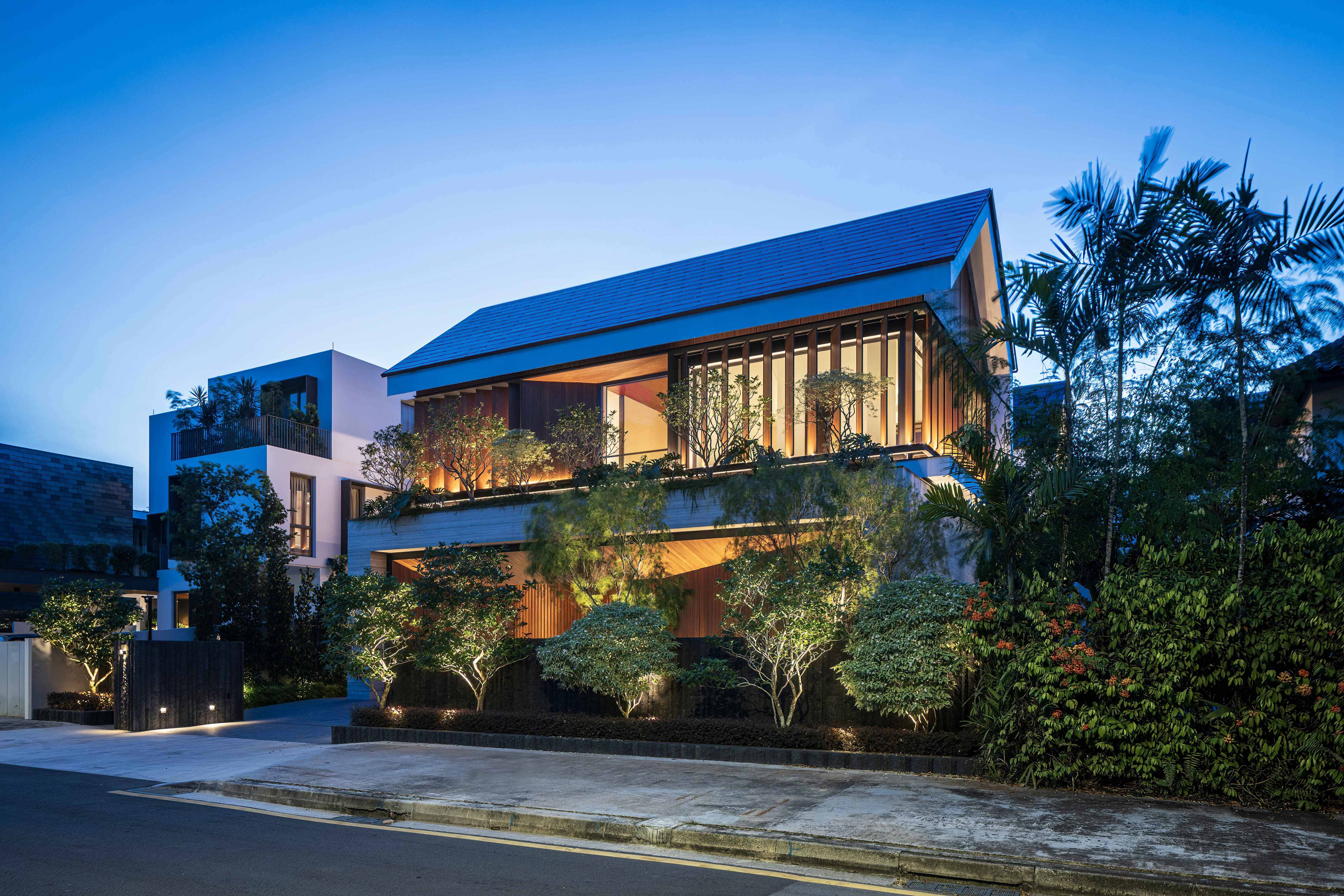 wallflower architects completes a courtyard house shaped by light and ...