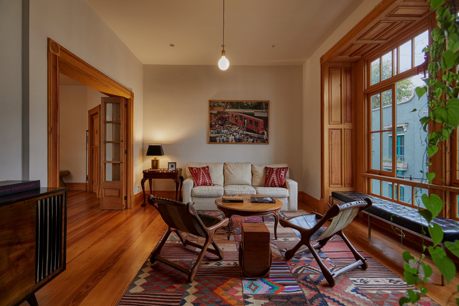 a light-filled renewal brings new life to a heritage apartment edificio ...