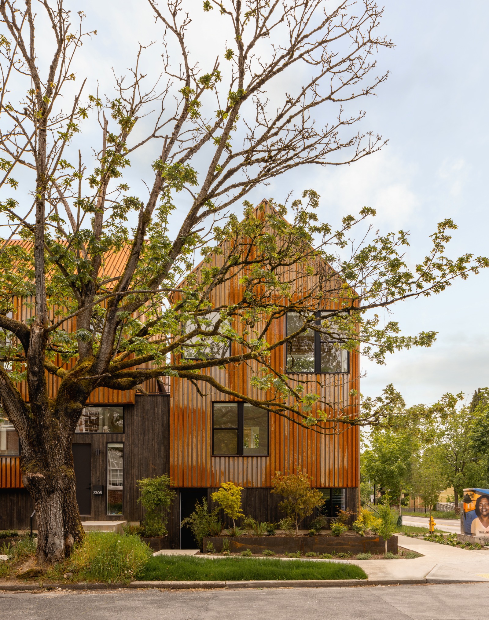hybrid on building a community through the role as architect # ...