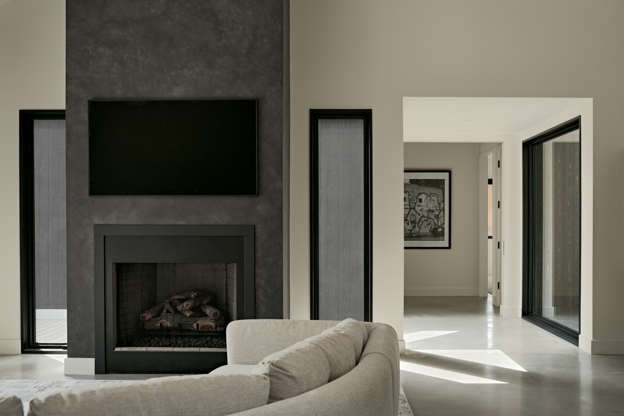disbrow iannuzzi architects divides michigan lake house into ...