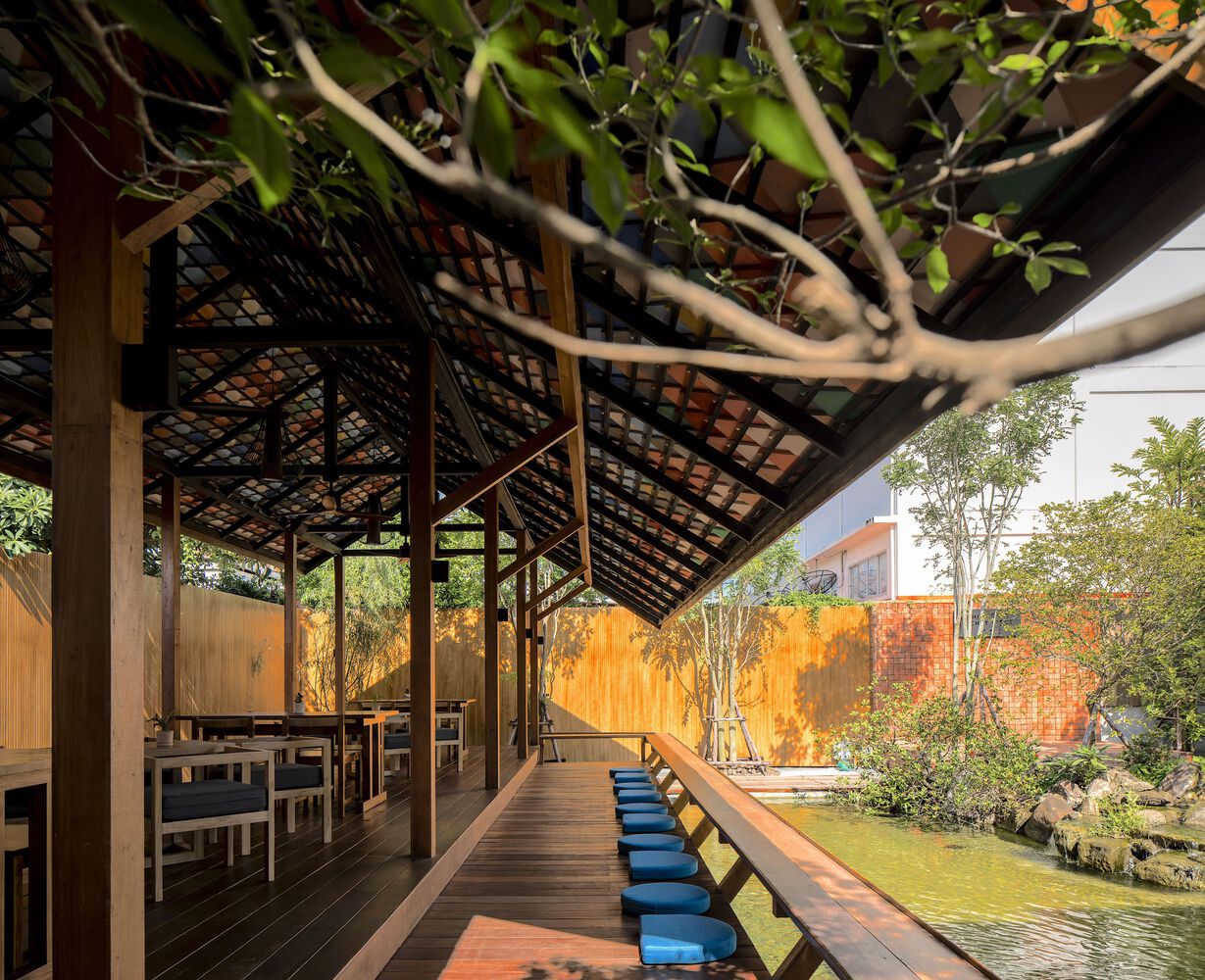 chirp café & chat space pays homage to ayutthaya’s architectural ...