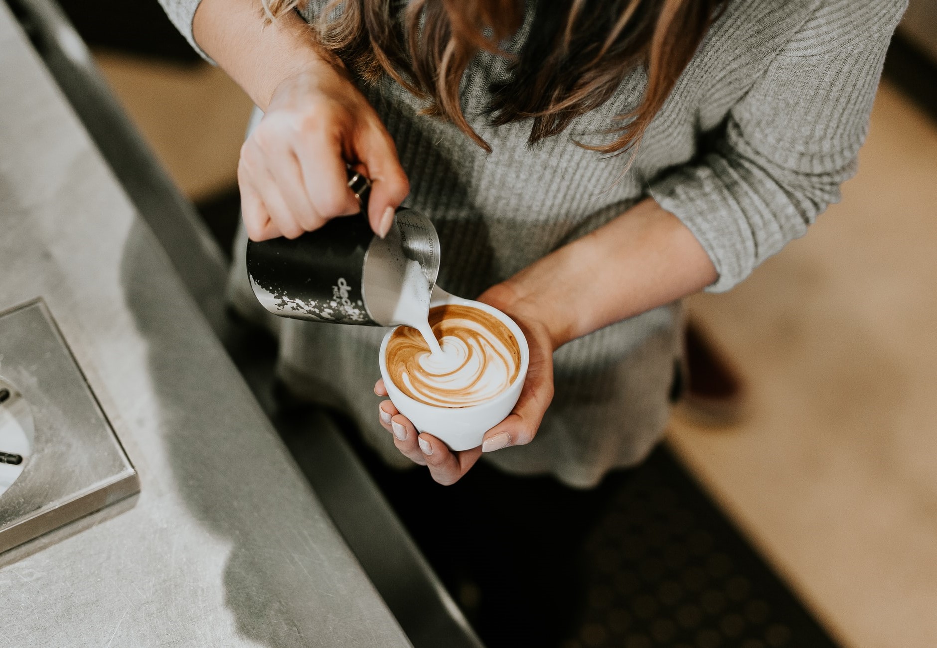 tips: the essential guide to make your cafe sustainable | the design story