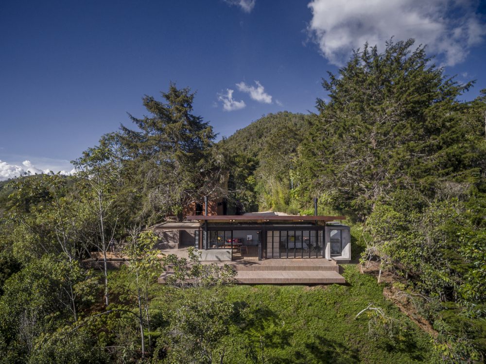mountain cabin makes a hidden gem in colombian countryside: project by ...