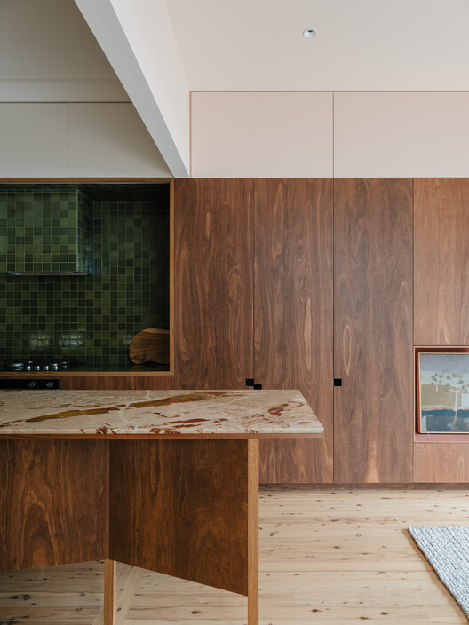 aru house is a warm and tranquil australian abode crafted in wood ...