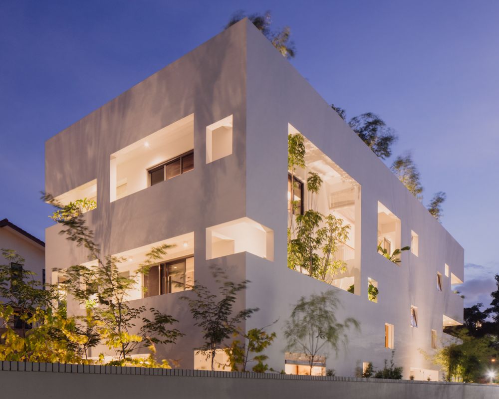 designing a courtyard-centric home for multigenerational living ...