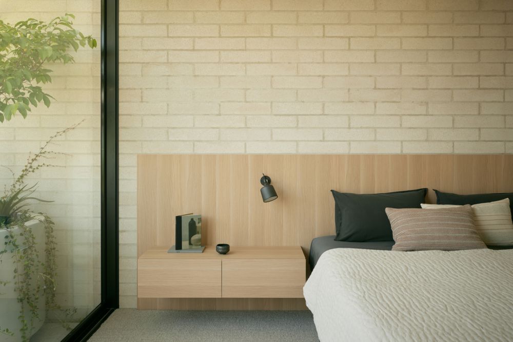 baystreet mixed-use building blends home, studio, and green spaces ...