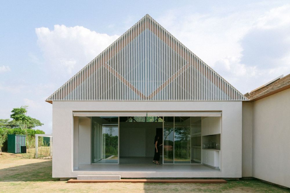 casa par blends tradition and modernity into a contemporary countryside ...