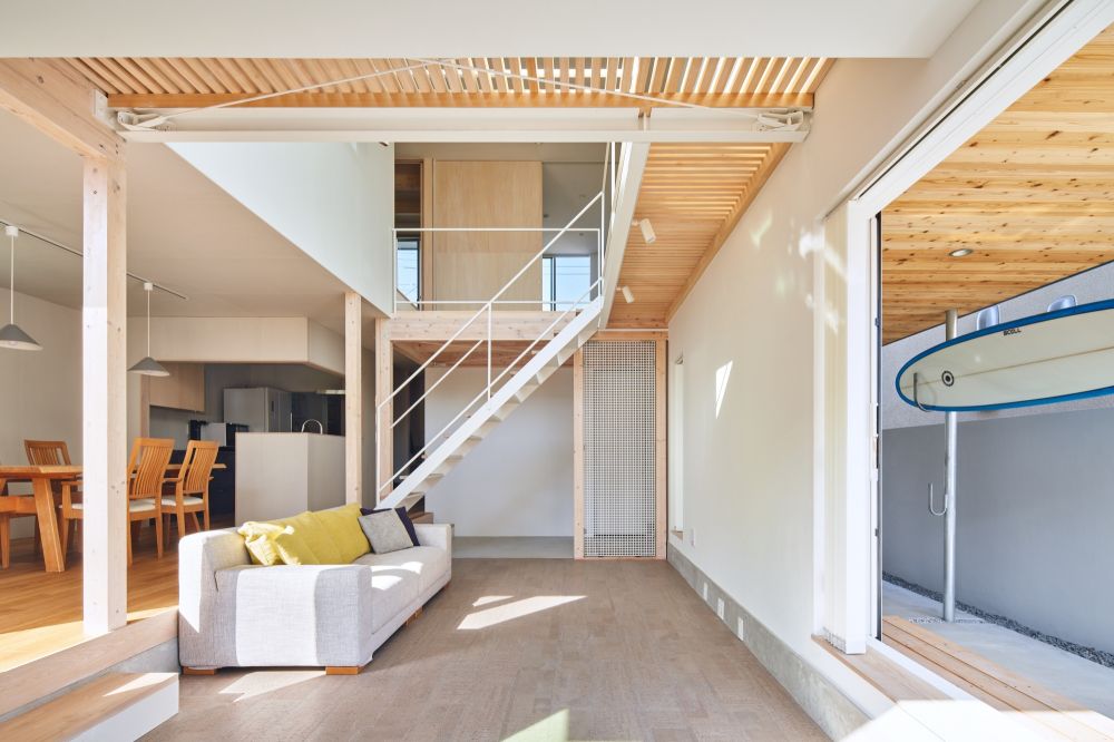 japanese doma house balances nature, city and living through its ...