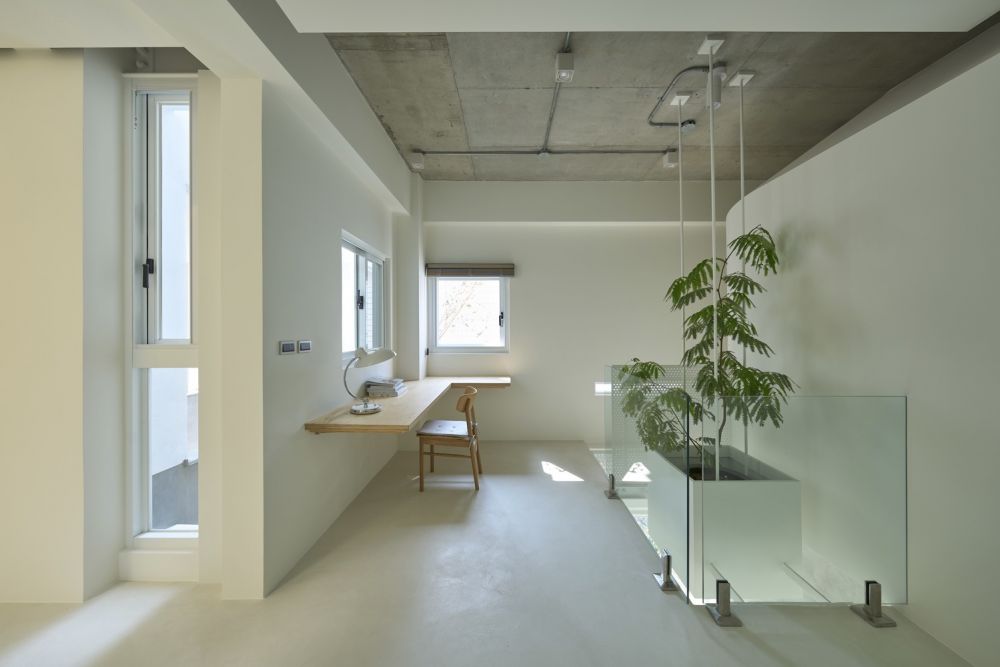 soar design studio and ray architects complete an all-white breathable ...