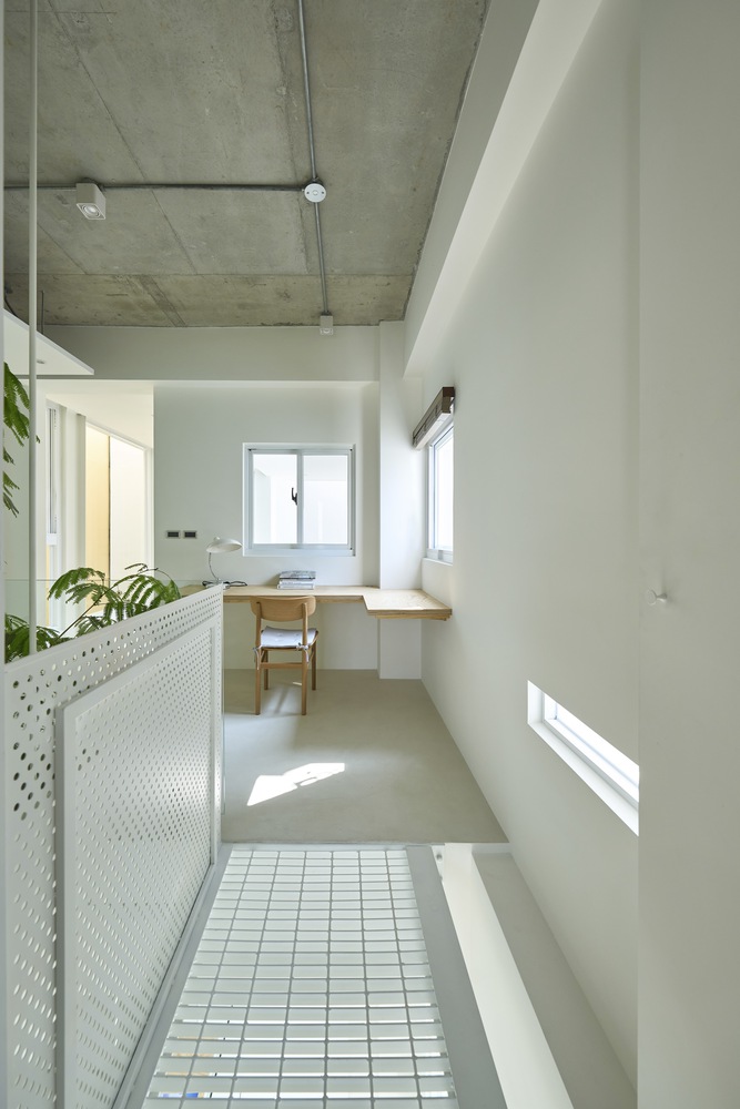 soar design studio and ray architects complete an all-white breathable ...