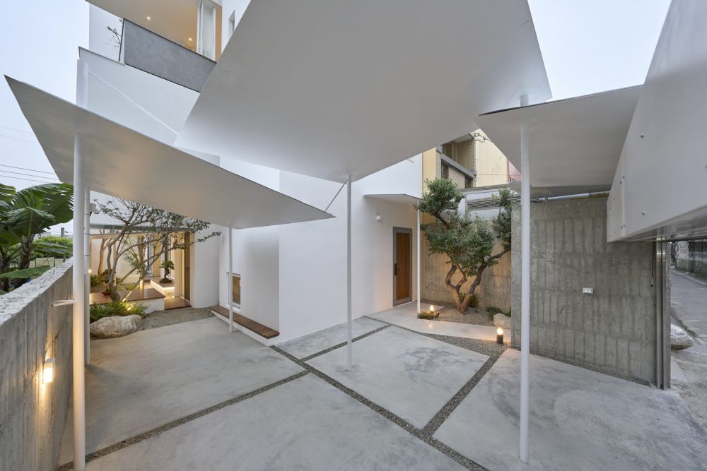 soar design studio and ray architects complete an all-white breathable ...