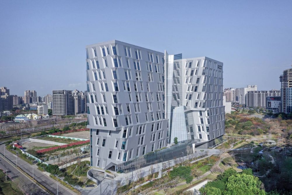 biotechnology meets organic architecture, a closer look at hsinchu biotechnology research center ...