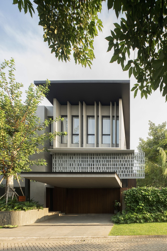 id house promotes boundless connection amid warm contemporary design ...