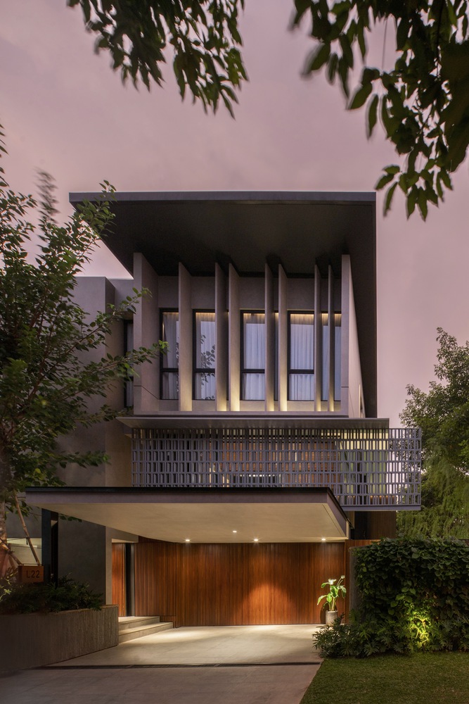 id house promotes boundless connection amid warm contemporary design ...