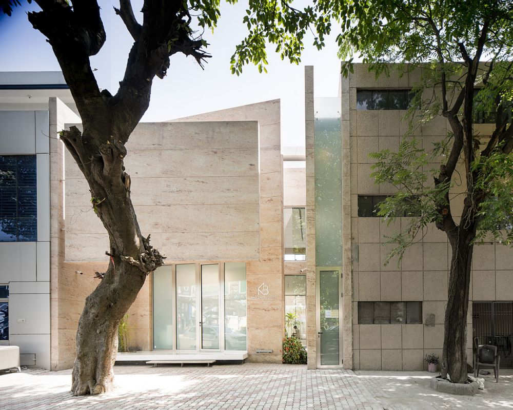 a narrow yet experiential modern office design in mohali: project by ...