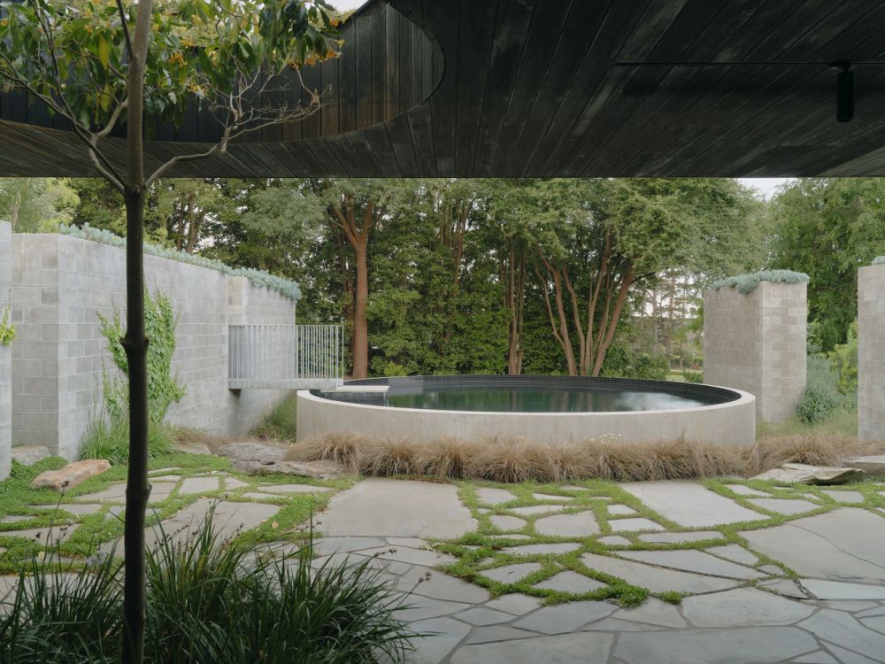 merricks farmhouse is a sustainable oasis enveloped within nature's ...