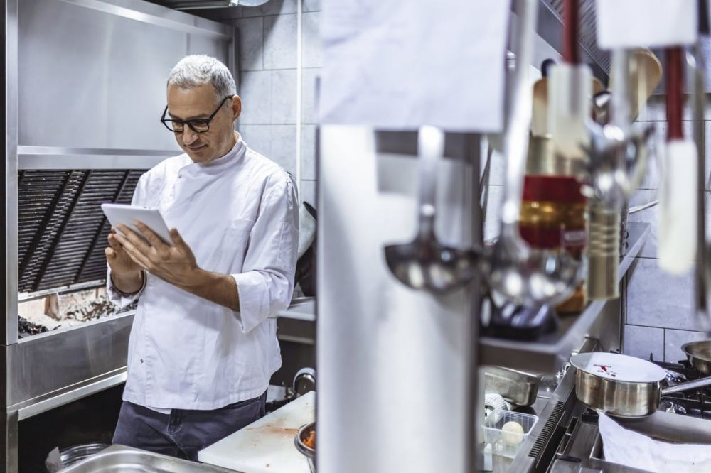 tips: designing with distance, 7 ways to make your restaurant "pandemic ...