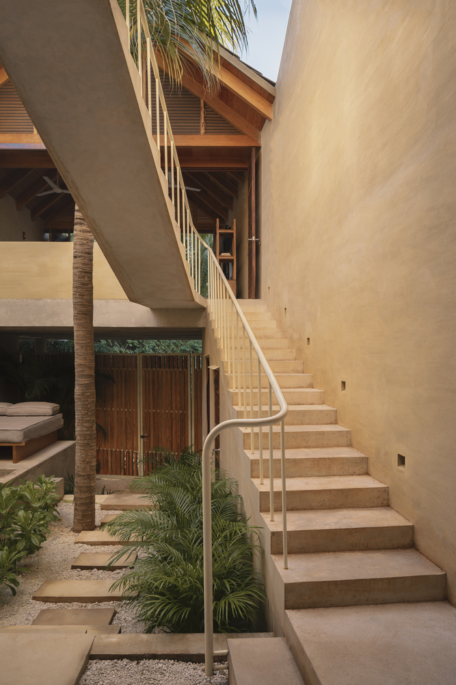 palmera house balances architecture and natural landscape: project by ...