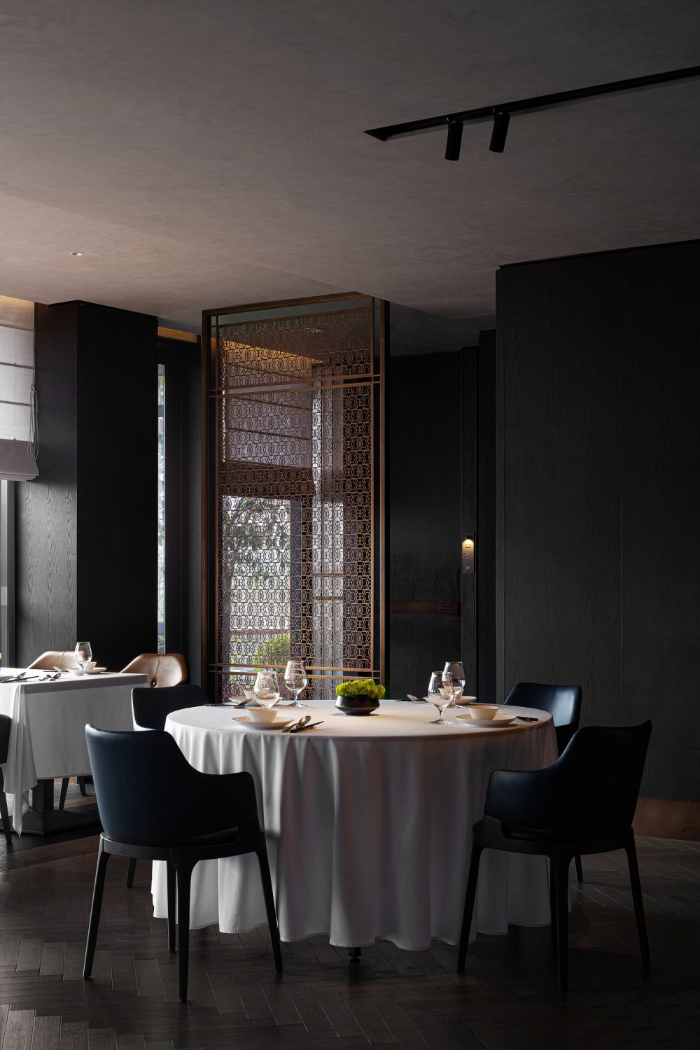 xi rui restaurant - the art of lines by ldh design | the design story