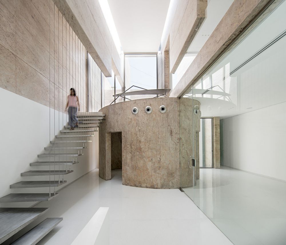 a narrow yet experiential modern office design in mohali: project by ...