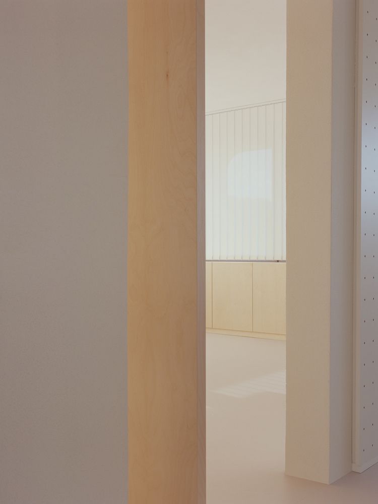 light wood and neutral palette to radiate serenity at quadro ...