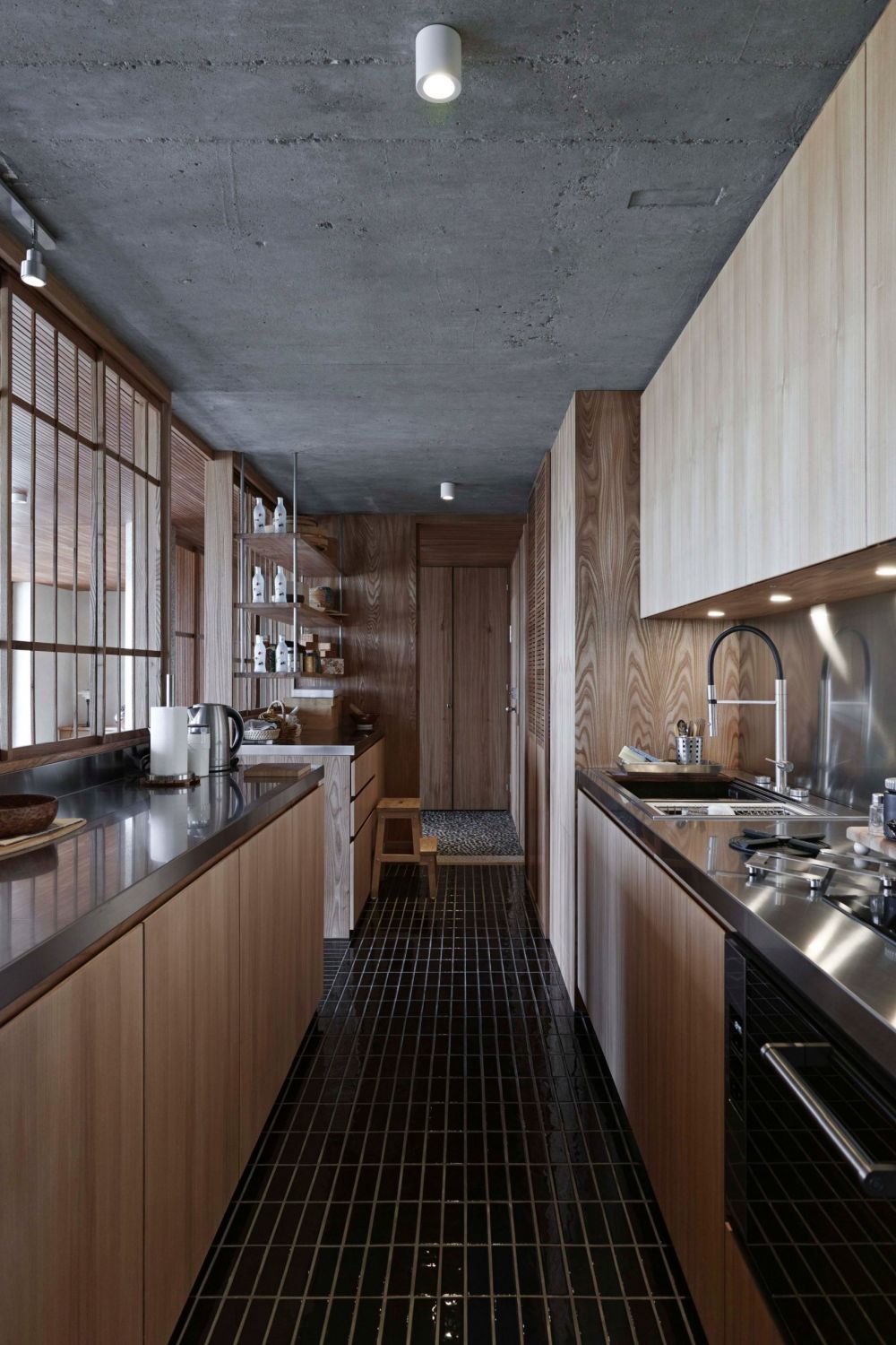 tips: 7 essential guides to designing a sleek metal kitchen that's ...