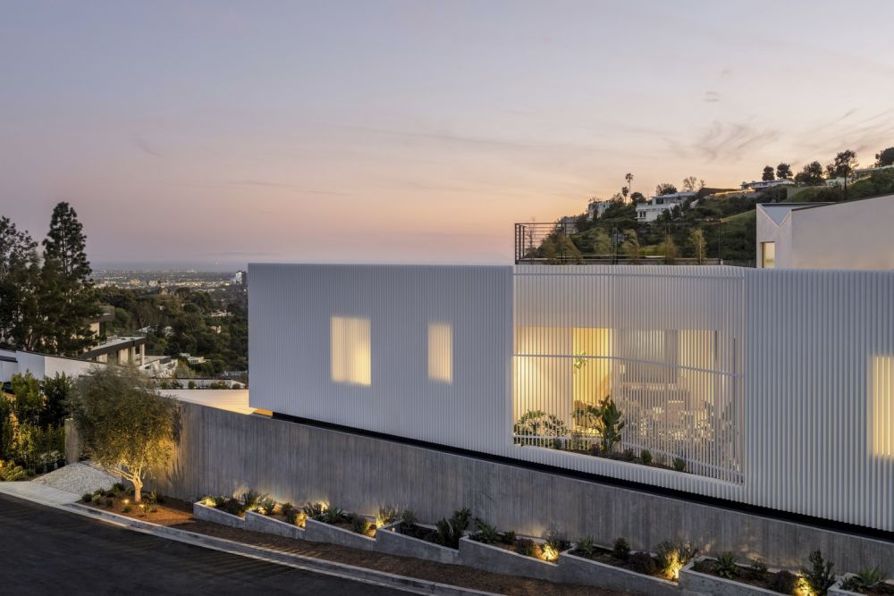 floating geometry and panoramic elegance envelop los angeles's ...