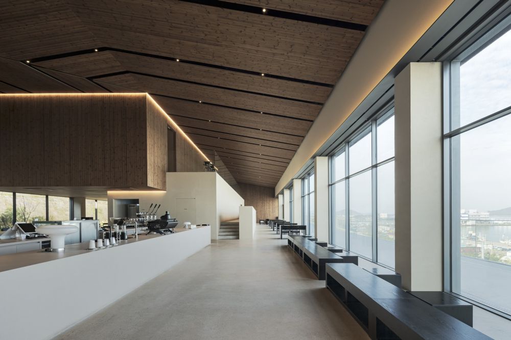 embracing island dreams at suksan cafe: project by mtt | the design story
