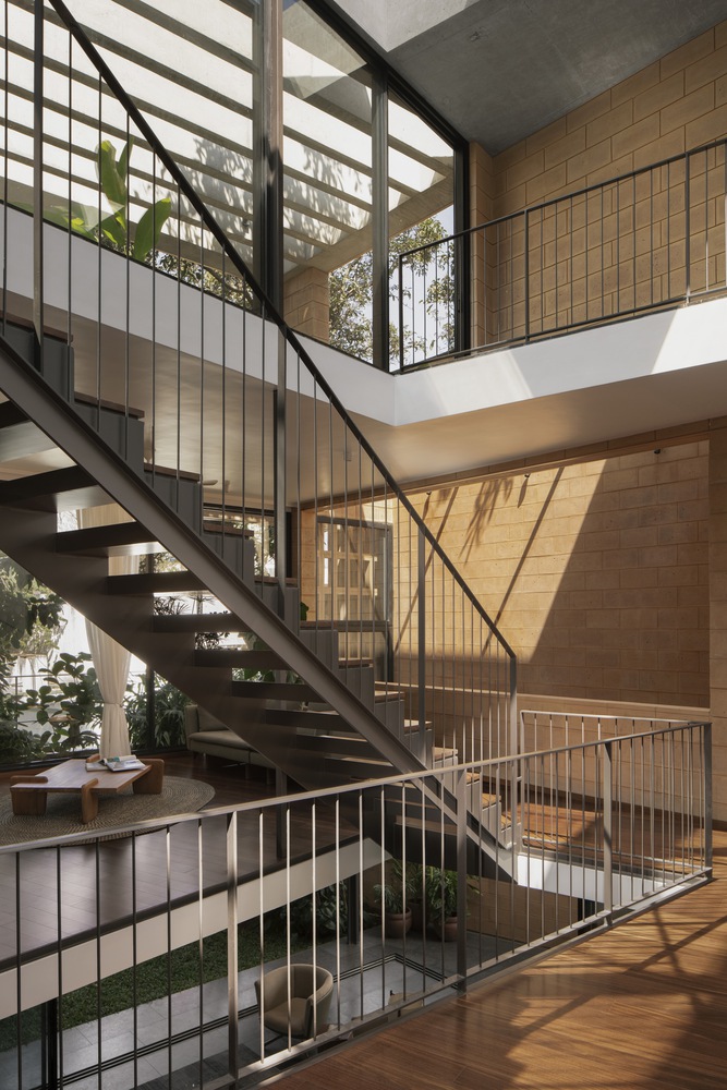 news: collective project constructs an eco-friendly home with ...