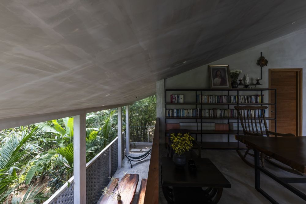 anchor house adopts multi-layered decks to celebrate living in the ...