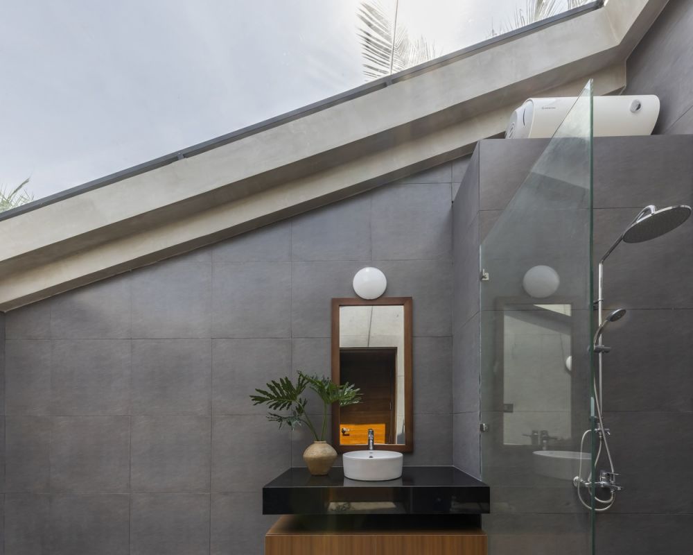 anchor house adopts multi-layered decks to celebrate living in the ...