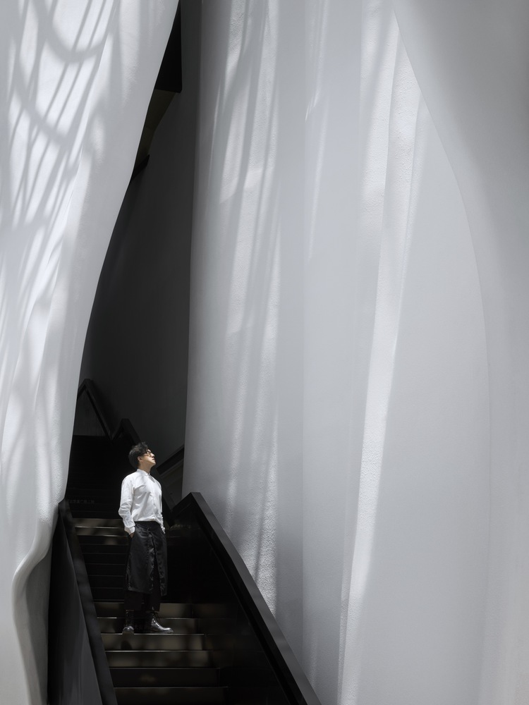 news: the veil city forging connections with sculptural columns and ...