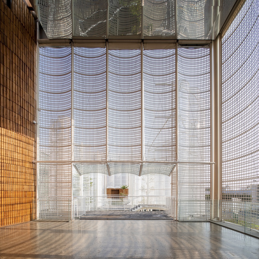 news: craftsmanship and cutting-edge designs create illusions of space ...