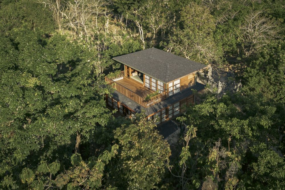 treehouse villa merges nature and luxury amidst bali's tropical retreat ...