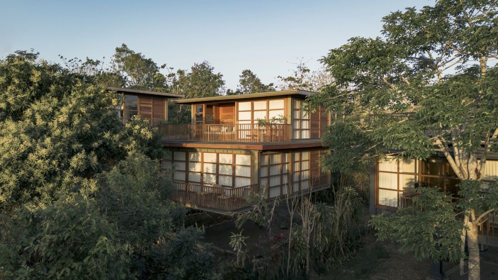 treehouse villa merges nature and luxury amidst bali's tropical retreat ...