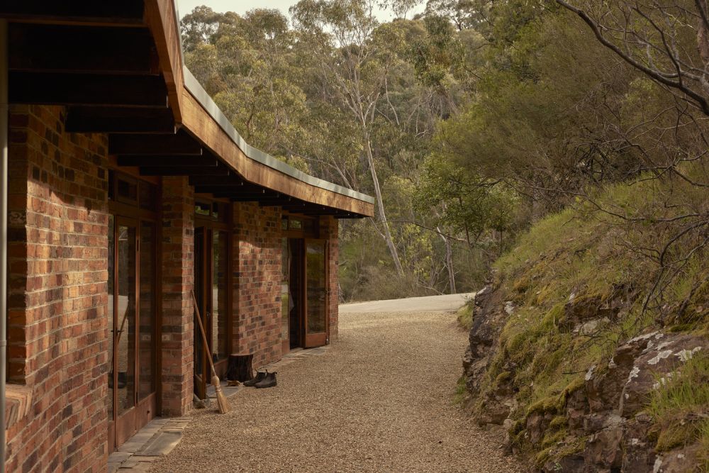 vaughan howard architects and inplace restoration harmonize old and new ...