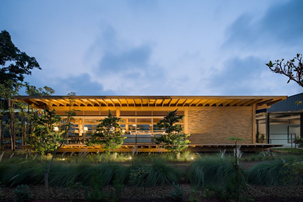 the first all-wood farm-to-table cafe built in under two weeks ...