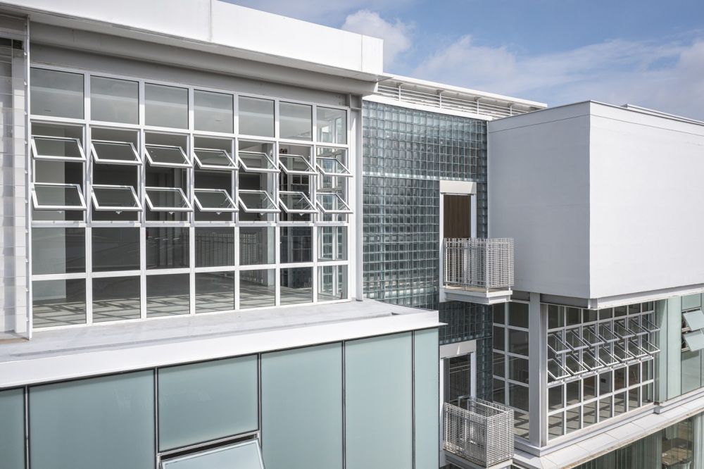 thailand's wheres house warehouse redefines transparency with glass ...